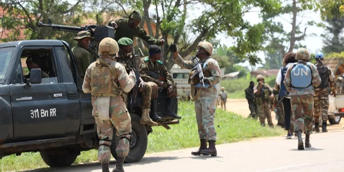 Opération Springbok : l’armée congolaise et les Casques bleus lancent ...